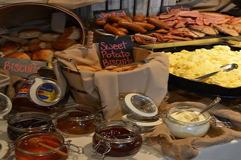 Where to Eat in Historic Downtown Clinton | Best Restaurants & Local Dining